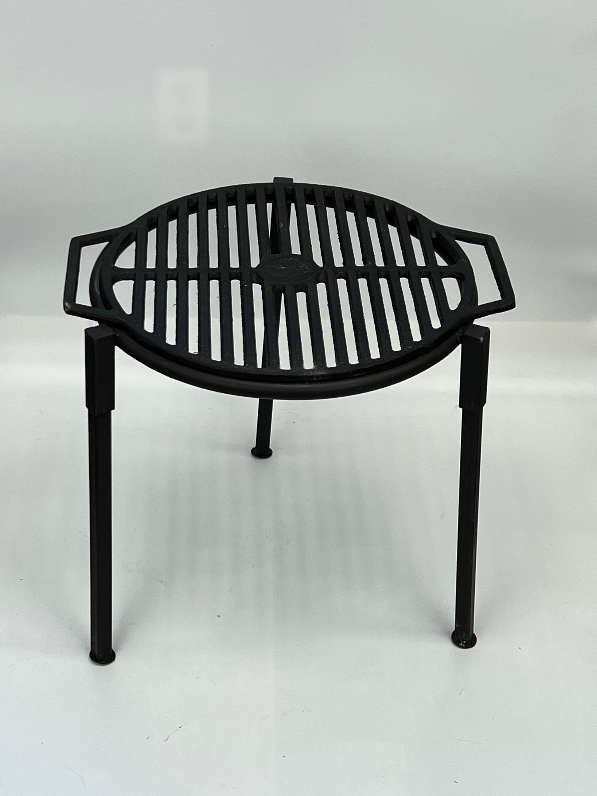 Cast iron Grate with Tripod combo – MangalKing